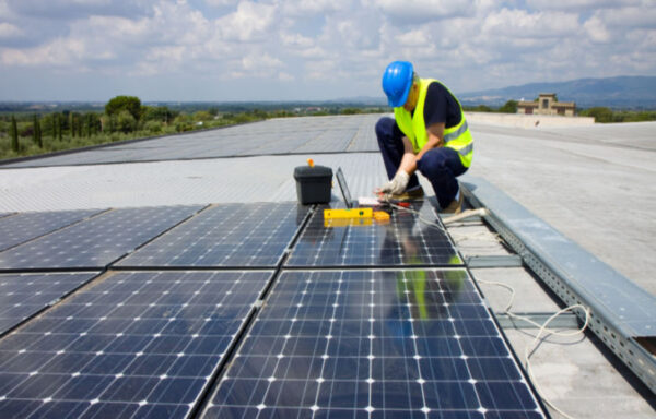 3 Clean Energy Stocks as Senate Passes Climate Bill | Investment U